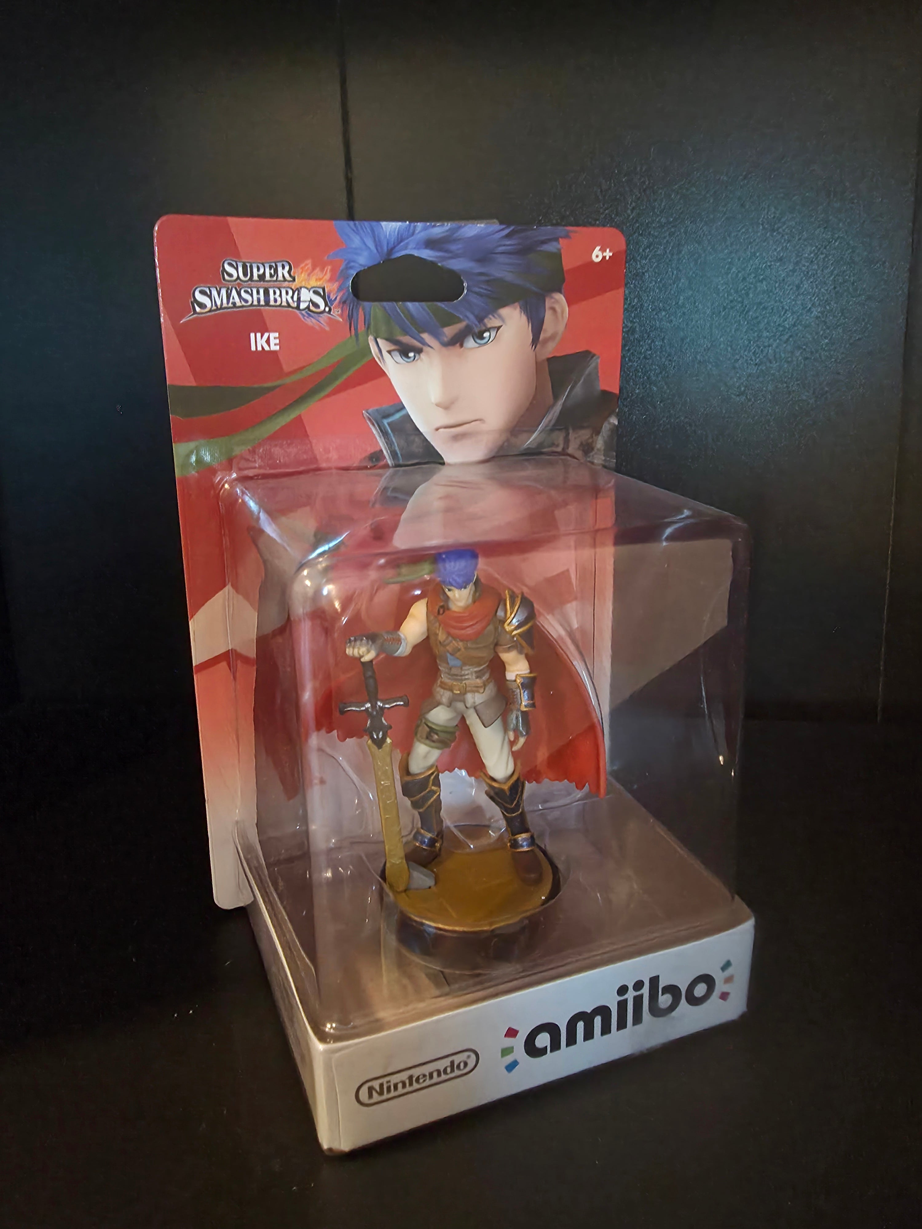 Nintendo amiibo Super Smash Bros Ike Interactive Figure – Geeked Out ...